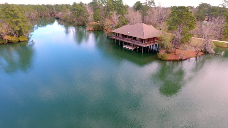 Lake House – The Retreat at Artesian Lakes